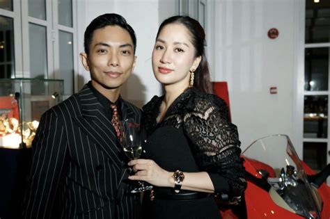 Đến Khách Sạn Hẹn Hò Cùng Khánh Thi Phan Hiển Bị Lễ Tân Ngăn Lên Phòng Vì Lý Do Dở Khóc Dở Cười