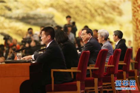 总理风采：盘点李克强在记者会上的手势组图2016全国两会