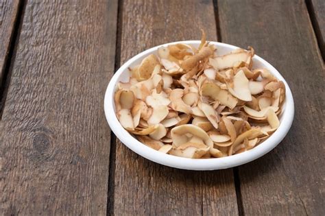 Premium Photo Potato Peels Good Compost Material Wooden Background