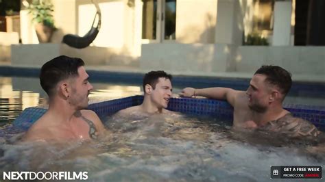 Confused Hunk Helped Out By Jock Cock Asgmax Argentina Eporner