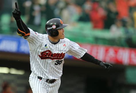 Busan Dailynews [야구 천재 박종윤] 스포츠에 있어 천재란 과연 존재하는 것일까요 아마스포츠를 담당했을 때 만난 한 스포츠 전문가는 “축구는 천재의