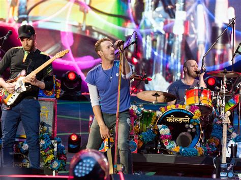 Coldplay Wembley Arena Review Rapturous Reception For Evergreen