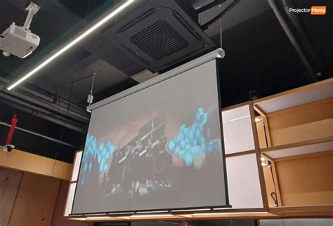 업소용으로는 비비텍 레이저 빔프로젝터 Mw451lst 제품이 가성비 좋습니다