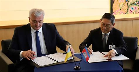 រដ្ឋមន្ត្រីការបរទេសកម្ពុជា និងអ៊ុយក្រែន ហត្ថលខាលើកិច្ចព្រមព្រៀង