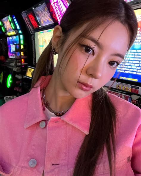 Itzy On Instagram “이제 만나이니까 22 ️ ️” Itzy Princess Lia Lia