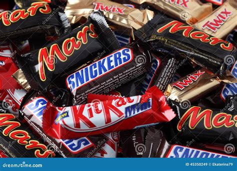Snickers Mars Twix Kit Kat Minis Candy Bars Heap Editorial Stock Image Image Of Snickers