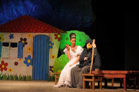 ფიფქია და შვიდი ჯუჯა 2013 წ