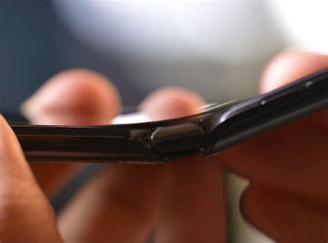 [영상] 접어서 주머니에 쏙~ 모토로라 레이저 폴더블폰 직접 만져보니 케이벤치 주요뉴스