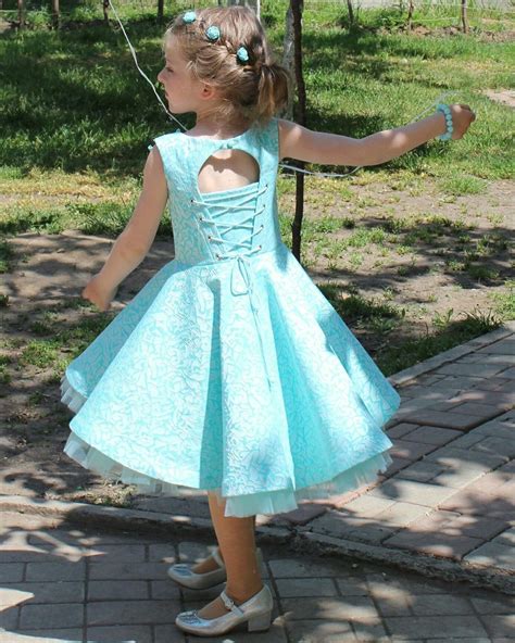 Стильное платье на выпускной в детском саду 66 фото