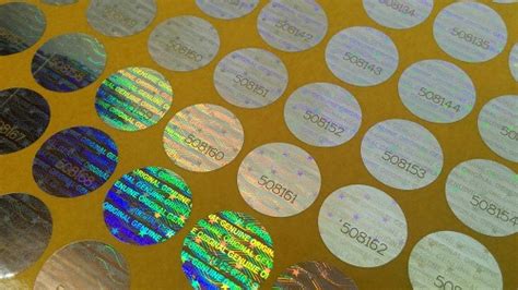 Готови холограмни стикери със серийни номера ИЗИ МЕДИА