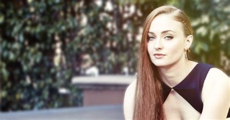 Sophie Turner Hot Pics