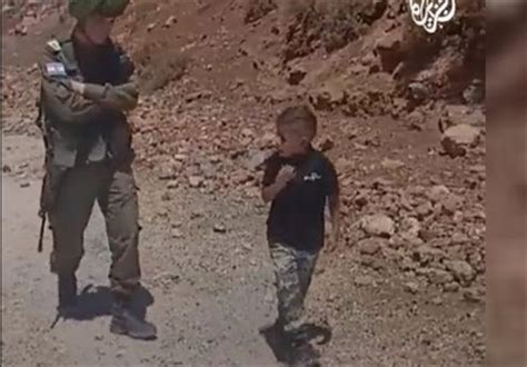 کودک فلسطینی خطاب به نظامی صهیونیست اینجا خاک من است تو از اینجا برو فیلم تسنیم