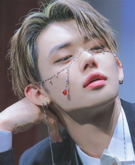 blip 투바투 흑발사진