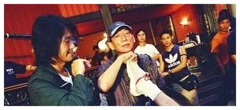 周星驰不地道，《功夫》里抢火云邪神如来神掌，还给他一个蛤蟆功如来神掌功夫邪神新浪新闻