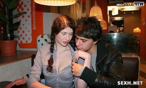 Дала парням в туалете Pic