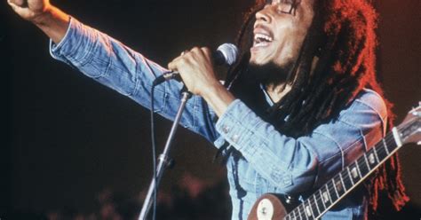بوب مارلي النجم الذي استطاع إيقاف حرب أهلية أخبار فن الجزيرة نت