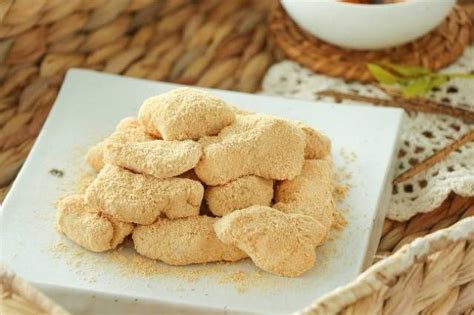 전자레인지로 떡만들기전자레인지 인절미불 없이 요리 해볼까요전자레인지로 5분만 돌려주면 쫄깃하고 고소한 인절미를 맛보실 수