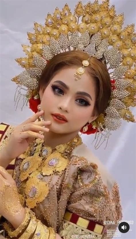 Super Stunning These Are 8 Portraits Of Putri Da In Traditional Bugis