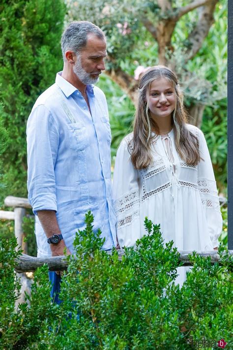El Rey Felipe Y La Princesa Leonor En La Cartuja De Valldemossa De Mallorca Las Vacaciones De