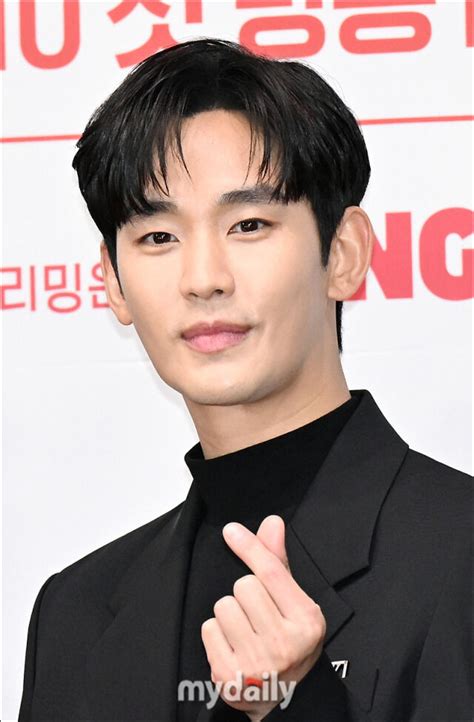 김수현 팬카페 폐쇄 아니었다…변함없이 함께할 것