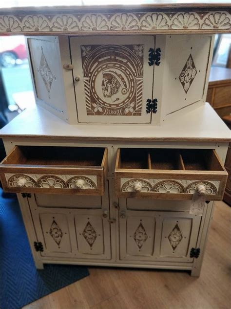 D J D J Mitchell Antiques And Affordable Furnishings