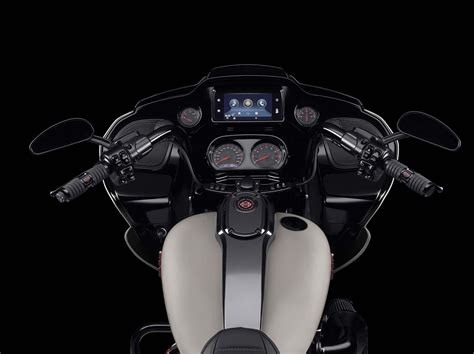 Harley-Davidson CVO Road Glide - Motorcycles.News - Motorrad Magazin