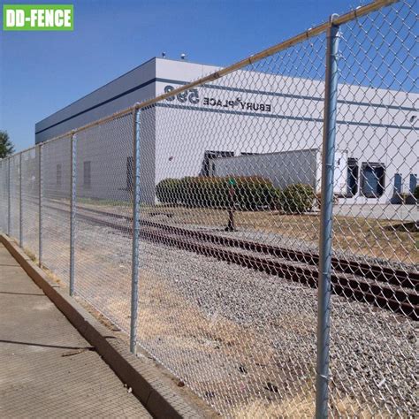 Galvanized Pvc Coated Wire Mesh Diamond Hole Security Cyclone Fence