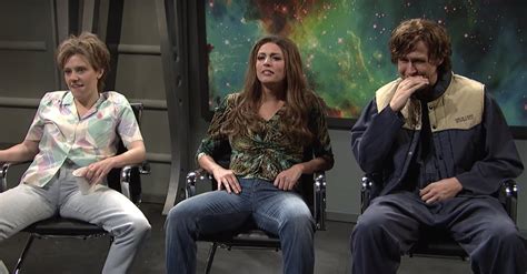 Snl Hosts Who Laughed During Skits Popsugar Entertainment