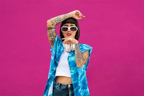 Premium Photo Charismatic Brunette Young Woman From Spain With