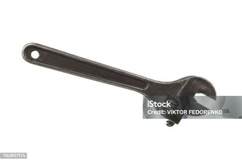스웨덴어 조정 렌치 격리된 흰색 배경의 오래된 금속 키입니다 배관 수리 도구 대형에 대한 스톡 사진 및 기타 이미지 대형 렌치 양구 스패너 Istock