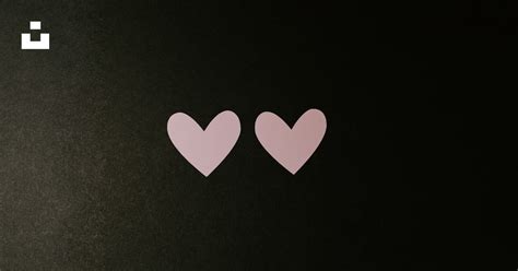 흑백 하트 프린트 섬유 사진 Unsplash의 무료 심장 이미지