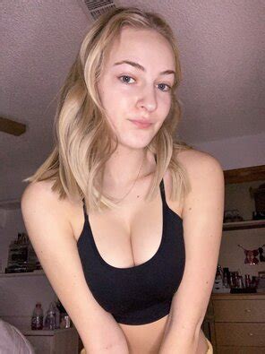 Skinny Blonde With Great Tits Photo Gallery