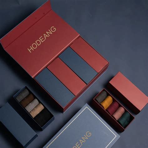 12 Sock Packaging Ideas To Help Your Brand Stand Out In 2025