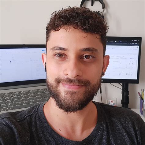 About Lucas De Brito Medium