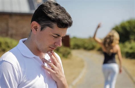 ხშირად მირჩევდნენ იპოვე ორმოცი წლის ქალი და იცხოვრებ მასთან ერთად მშვიდად ვცადე მაგრამ არ