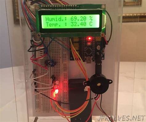 Temperature And Humidity Monitor Device With Arduino