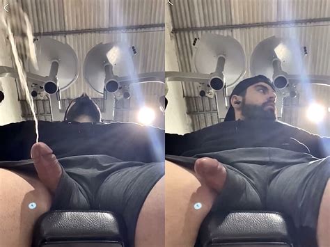 Handsfree Cumshot At Busy Gym While Working Out