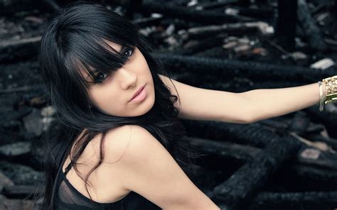 Brunette Eyes Cute Bangs Hair Wallpaper Coolwallpapers Me