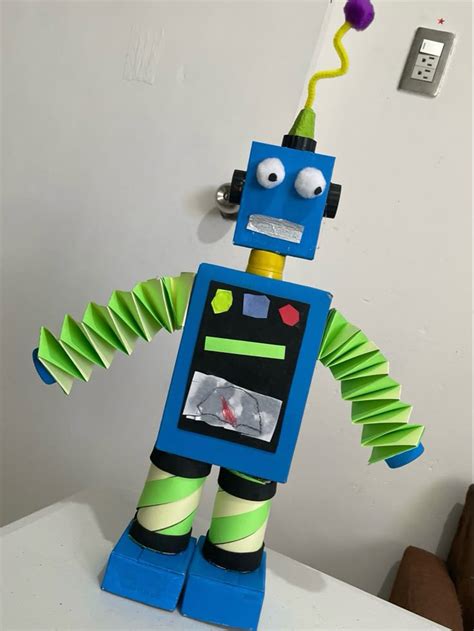 Robot Reciclado Manualidades Proyectos De Reciclaje Para Niños Manualidades Escolares