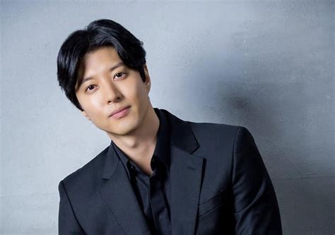 Lee Dong Gun Shares Why He Doesnt Have Social Media Allkpop