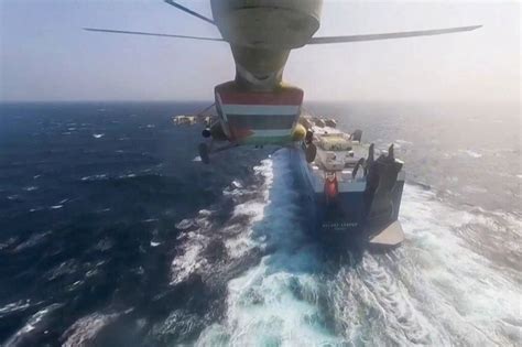 باب المندب الحوثي يؤكد مهاجمة سفينتين بالصواريخ ويتوعد بالمزيد I24news