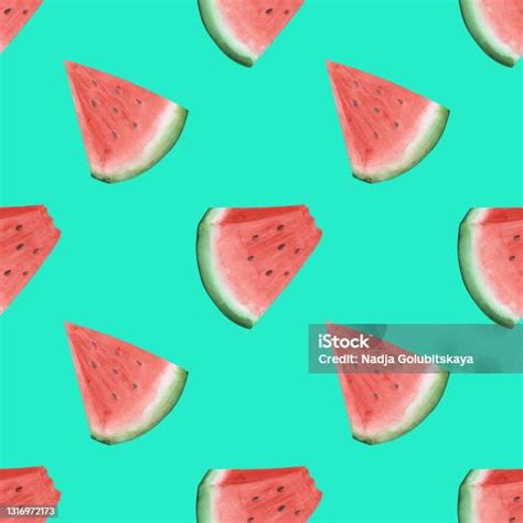 수박 매끄러운 패턴 파란색 배경에 수박 끝 없이 인쇄 된 수채화 조각 손으로 그린 육즙이 많은 반 먹은 수박을 배경으로 합니다 여름 일러스트레이션 수박 벽지 0명에 대한