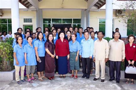 សម្តេចកិត្តិព្រឹទ្ធបណ្ឌិត ប៊ុន រ៉ានី ហ៊ុន សែន ចុះសួរក្រុមក្មេងៗ