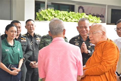 พระไม่ทิ้งโยม สมเด็จพระมหาธีราจารย์ เยี่ยมทหาร 3 นายที่ประสบอุบัติเหตุเหยียบทุ่นระเบิด