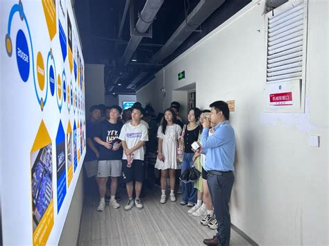 长沙学院光电专业师生来粤嵌科技参观交流 粤嵌教育