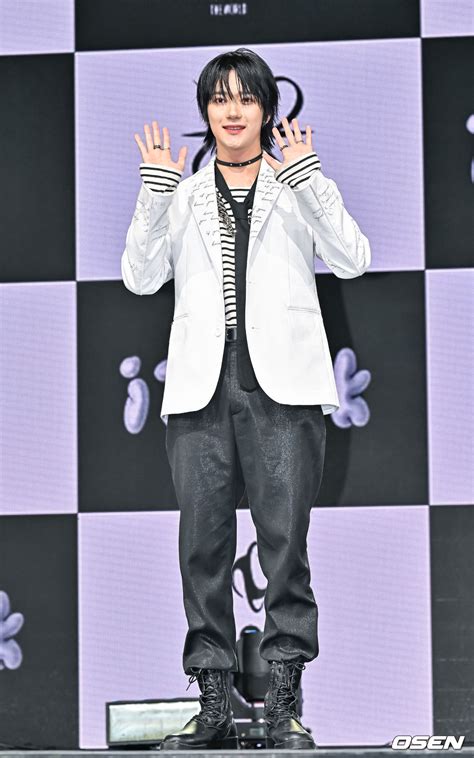 [사진]오메가엑스 예찬 시크하게