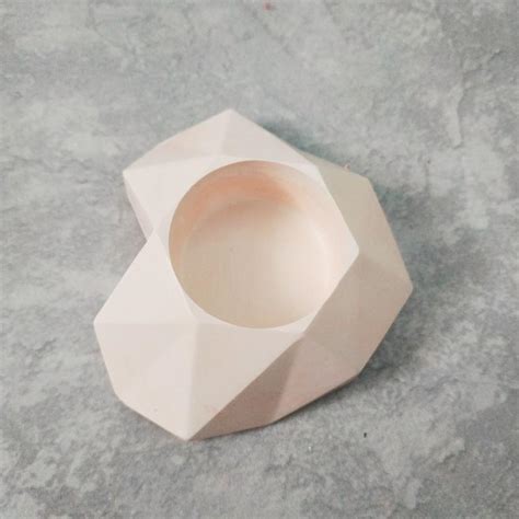 Підсвічник або кашпо з бетону — ціна 191 грн у каталозі Свічники Купити товари для дому та