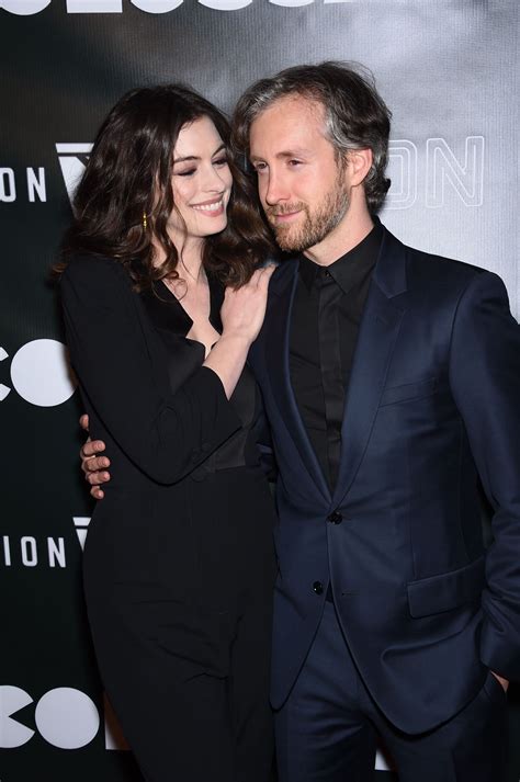 Anne Hathaways Husband Adam Shulman Meet The Jewelry Designer