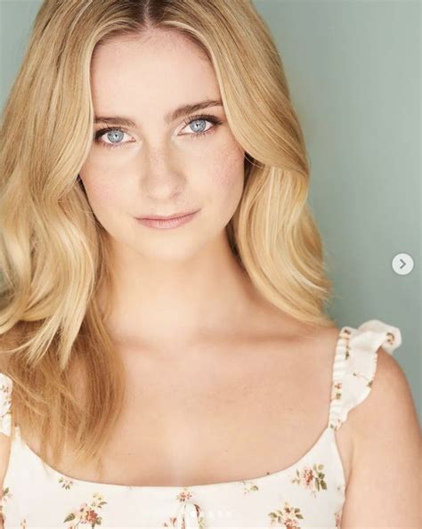 Pin By Jennifer Peterson On Headshots Headshots Women Studio