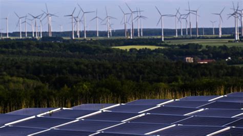 Сэргээгдэх эрчим хүчний нийлүүлэлт эрэлтээ давснаас цахилгааны үнэ хасах руу оржээ Мэдээ